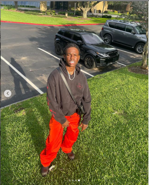 Singer Rema shows off his "N11M'' diamond grills (photos) - 102.3 Max FM